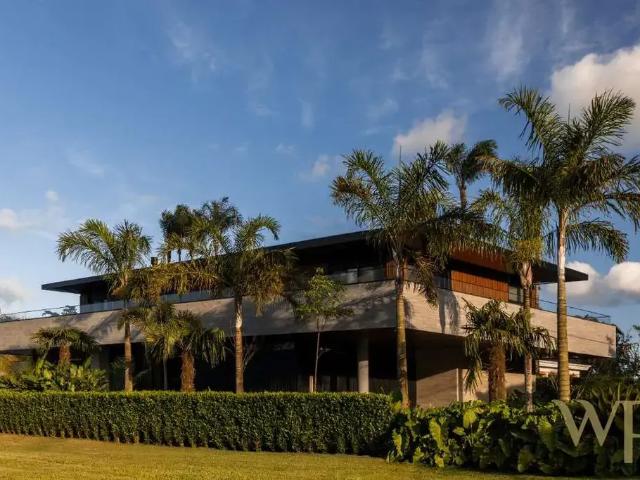 Casa / Sobrado em Condomínio para Venda em Joinville/SC Pirabeiraba 5 Quartos