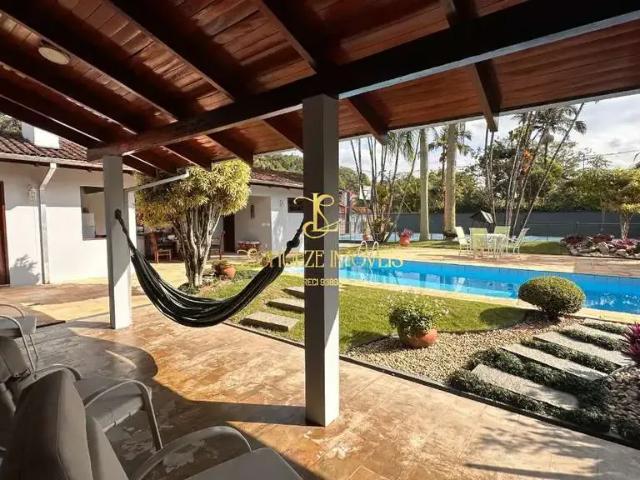 Casa / Sobrado em Condomínio para Venda em Joinville/SC Saguaçu 4 Quartos