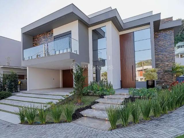 Casa / Sobrado em Condomínio para Venda em Joinville/SC Vila Nova 4 Quartos