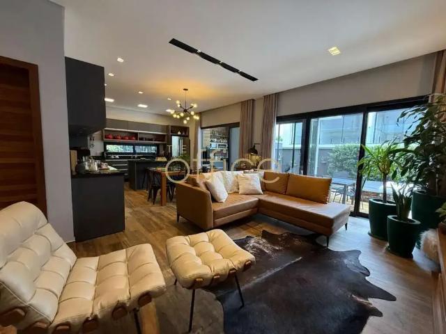 Casa / Sobrado em Condomínio para Venda em Joinville/SC Vila Nova 4 Quartos