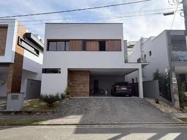 Casa / Sobrado em Condomínio para Venda em Joinville/SC Vila Nova 4 Quartos