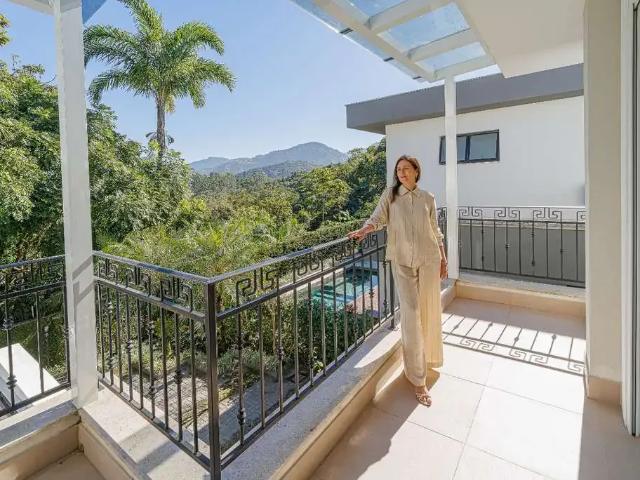 Casa / Sobrado em Condomínio para Venda em Joinville/SC Vila Nova 3 Quartos