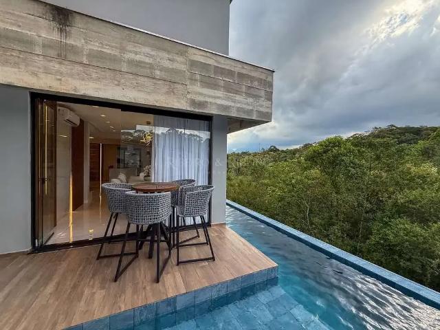 Casa / Sobrado em Condomínio para Venda em Joinville/SC Vila Nova 3 Quartos