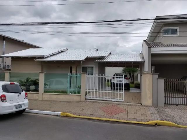 Casa / Sobrado em Condomínio para Venda em Joinville/SC Vila Nova 3 Quartos