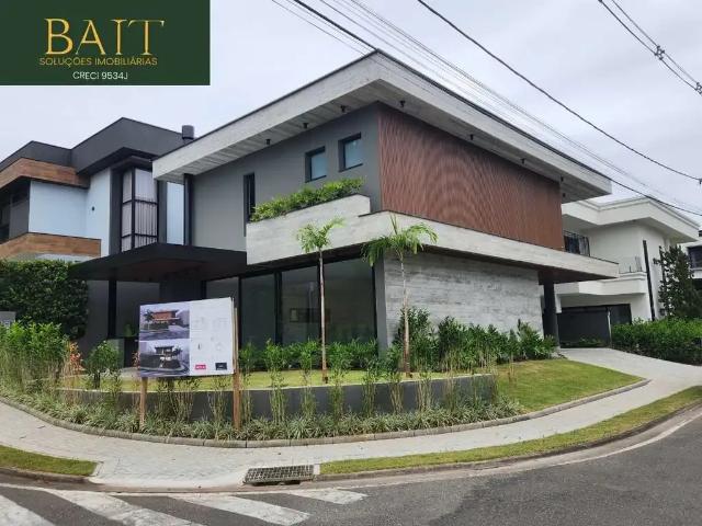 Casa / Sobrado em Condomínio para Venda em Joinville/SC Vila Nova 3 Quartos