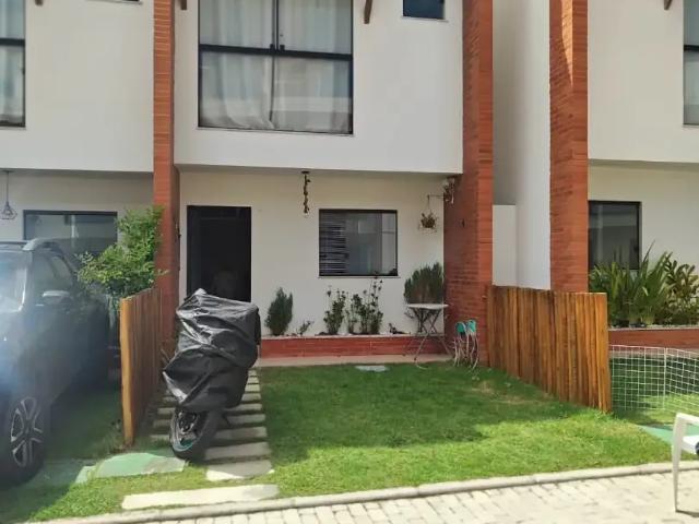 Casa / Sobrado em Condomínio para Venda em Lauro de Freitas/BA Vila Praiana 3 Quartos