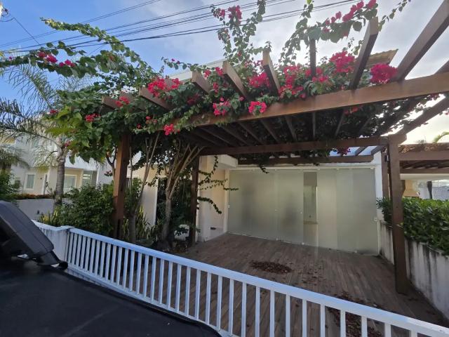 Casa / Sobrado em Condomínio para Venda em Lauro de Freitas/BA Buraquinho 4 Quartos