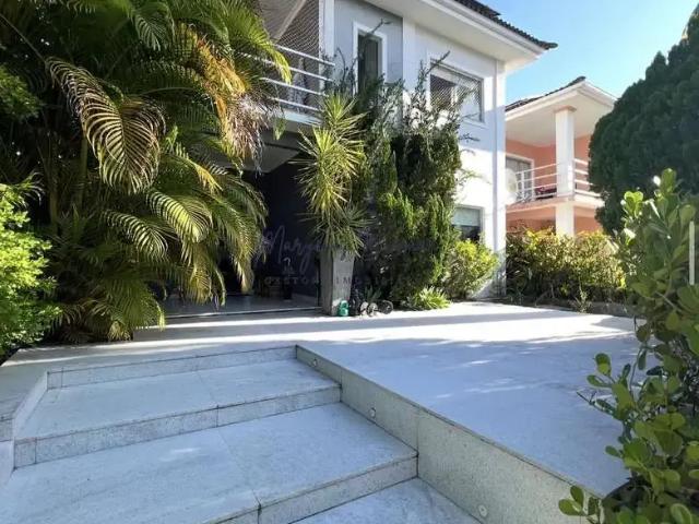 Casa / Sobrado em Condomínio para Venda em Lauro de Freitas/BA Buraquinho 4 Quartos