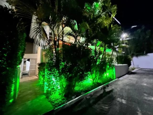 Casa / Sobrado em Condomínio para Venda em Lauro de Freitas/BA Buraquinho 4 Quartos