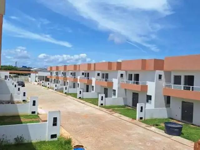 Casa / Sobrado em Condomínio para Venda em Lauro de Freitas/BA Buraquinho 4 Quartos