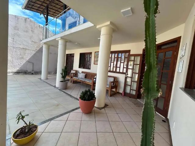 Casa / Sobrado em Condomínio para Venda em Lauro de Freitas/BA Buraquinho 5 Quartos