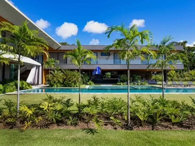Casa / Sobrado em Condomínio para Venda em Lauro de Freitas/BA Encontro das Águas 7 Quartos