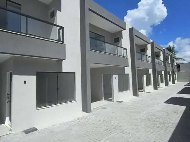 Casa / Sobrado em Condomínio para Venda em Lauro de Freitas/BA Pitangueiras 4 Quartos