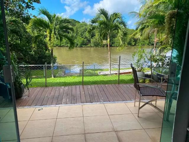 Casa / Sobrado em Condomínio para Venda em Lauro de Freitas/BA Recreio Ipitanga 3 Quartos