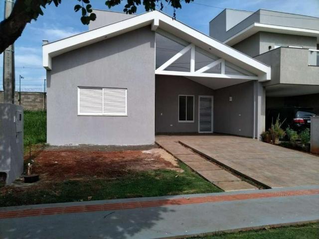 Casa / Sobrado em Condomínio para Venda em Londrina/PR Cidade Industrial 3 Quartos