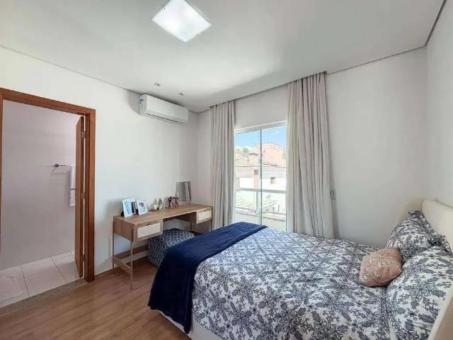 Casa / Sobrado em Condomínio para Venda em Londrina/PR Esperança 4 Quartos