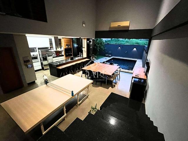 Casa / Sobrado em Condomínio para Venda em Londrina/PR Jardim Montecatini 3 Quartos