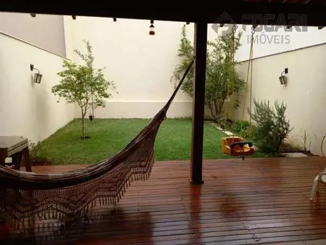 Casa / Sobrado em Condomínio para Venda em Londrina/PR Jardim Pioneiros 3 Quartos