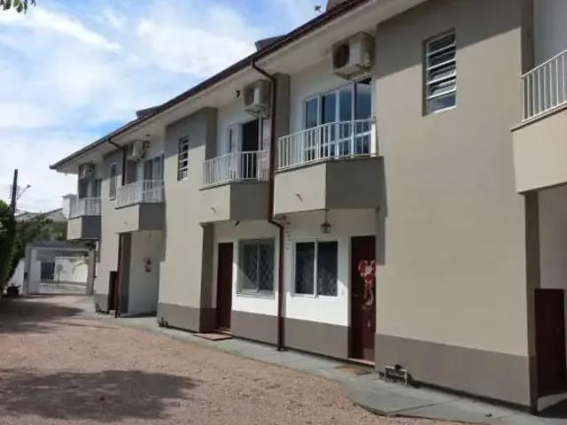 Casa / Sobrado em Condomínio para Venda em Palhoça/SC Cidade Universitária Pedra Branca 3 Quartos