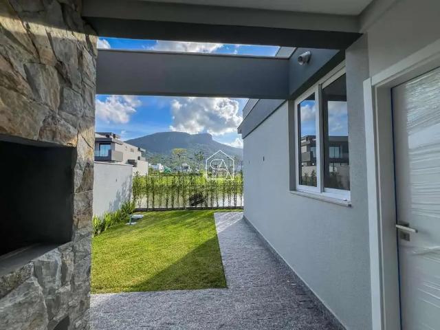 Casa / Sobrado em Condomínio para Venda em Palhoça/SC Pedra Branca 3 Quartos