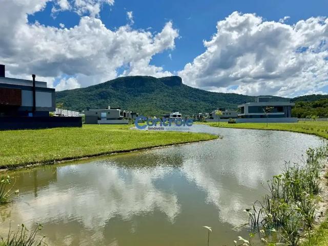 Casa / Sobrado em Condomínio para Venda em Palhoça/SC Pedra Branca 3 Quartos