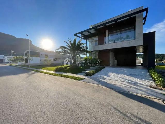 Casa / Sobrado em Condomínio para Venda em Palhoça/SC Pedra Branca 4 Quartos