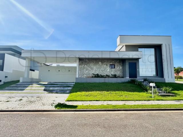Casa / Sobrado em Condomínio para Venda em Parnamirim/RN Cajupiranga 4 Quartos