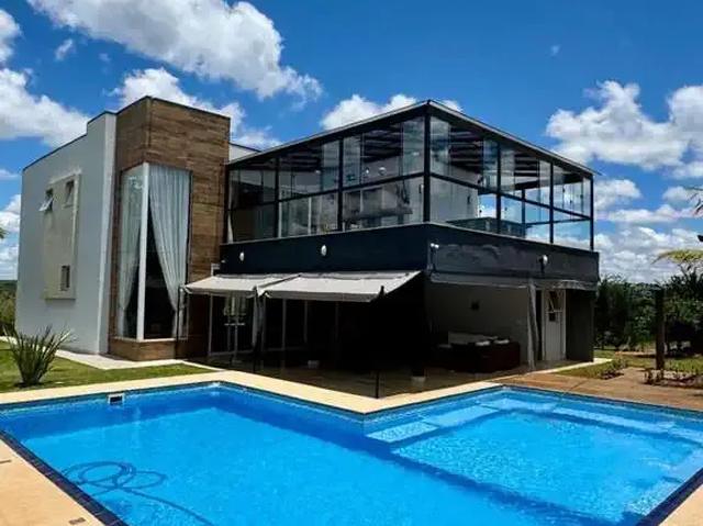 Casa / Sobrado em Condomínio para Venda em Paranapanema/SP Terras de Jurumirim 4 Quartos