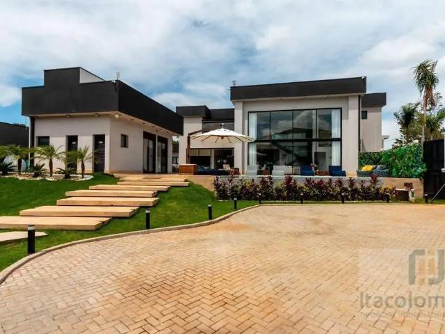 Casa / Sobrado em Condomínio para Venda em Pardinho/SP Ninho Verde 8 Quartos