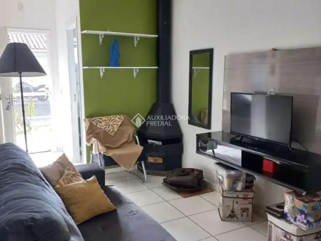 Casa / Sobrado em Condomínio para Venda em Pelotas/RS Três Vendas 2 Quartos