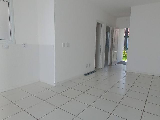 Casa / Sobrado em Condomínio para Venda em Pelotas/RS Três Vendas 2 Quartos