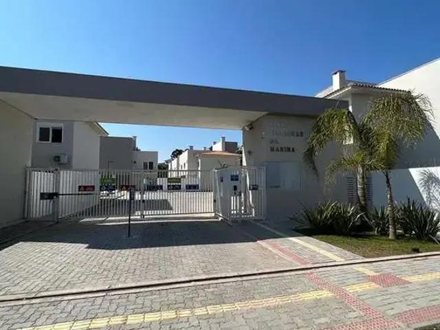 Casa / Sobrado em Condomínio para Venda em Pelotas/RS Areal 3 Quartos