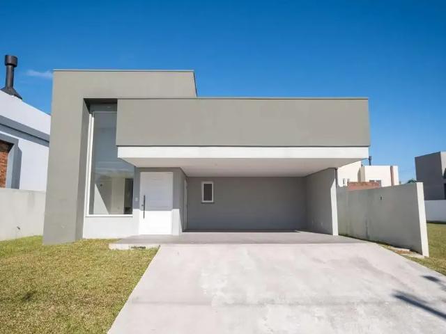 Casa / Sobrado em Condomínio para Venda em Pelotas/RS Laranjal 3 Quartos