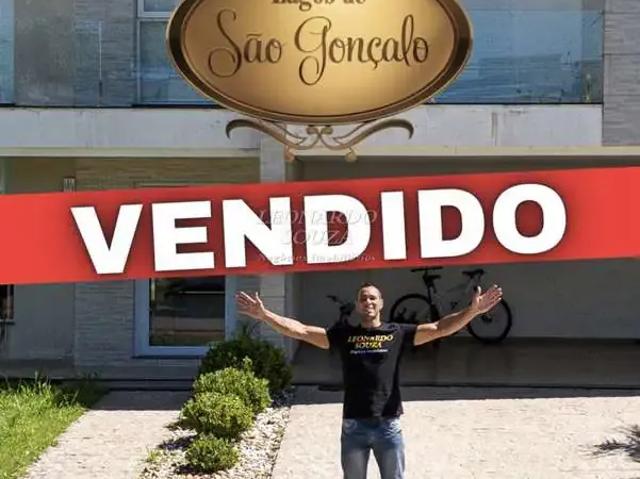 Casa / Sobrado em Condomínio para Venda em Pelotas/RS São Gonçalo 4 Quartos