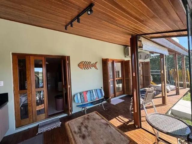 Casa / Sobrado em Condomínio para Venda em Pelotas/RS São Gonçalo 3 Quartos