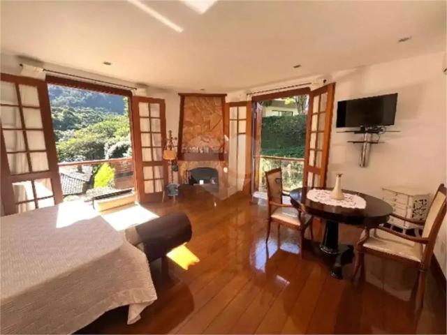 Casa / Sobrado em Condomínio para Venda em Petrópolis/RJ Araras 4 Quartos