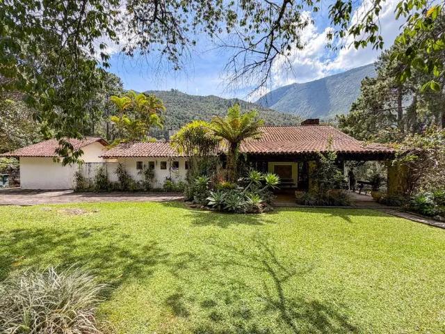 Casa / Sobrado em Condomínio para Venda em Petrópolis/RJ Itaipava 6 Quartos