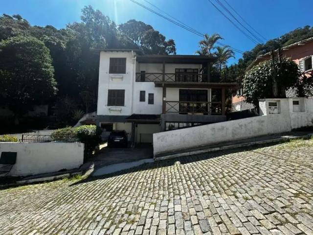 Casa / Sobrado em Condomínio para Venda em Petrópolis/RJ Nogueira 5 Quartos