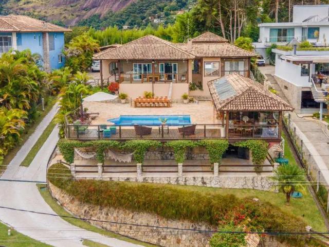 Casa / Sobrado em Condomínio para Venda em Petrópolis/RJ Nogueira 3 Quartos