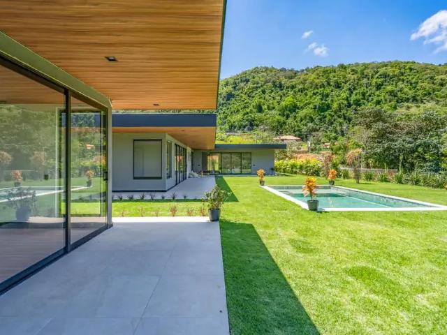 Casa / Sobrado em Condomínio para Venda em Petrópolis/RJ Pedro do Rio 4 Quartos