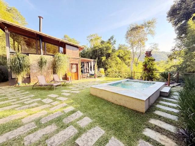 Casa / Sobrado em Condomínio para Venda em Petrópolis/RJ Pedro do Rio 4 Quartos