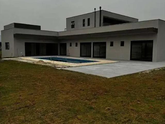 Casa / Sobrado em Condomínio para Venda em Piracaia/SP Represa Jaguari 4 Quartos