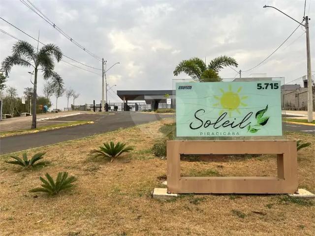 Casa / Sobrado em Condomínio para Venda em Piracicaba/SP Jardim São Francisco 3 Quartos