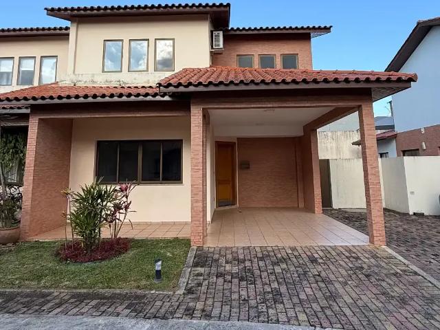 Casa / Sobrado em Condomínio para Venda em Ponta Grossa/PR Orfãs 3 Quartos