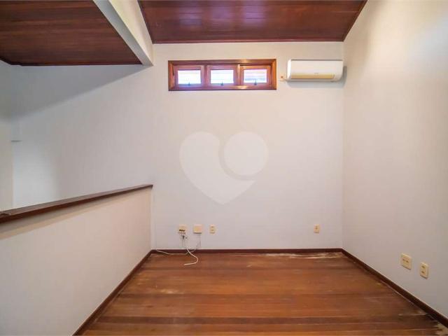 Casa / Sobrado em Condomínio para Venda em Porto Alegre/RS Menino Deus 3 Quartos