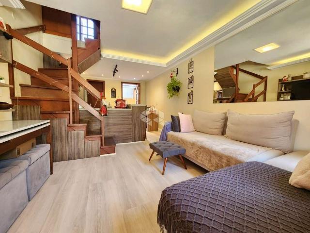 Casa / Sobrado em Condomínio para Venda em Porto Alegre/RS Camaquã 2 Quartos
