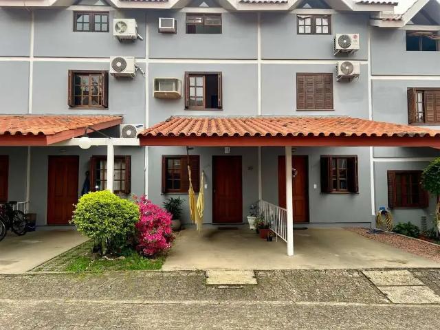Casa / Sobrado em Condomínio para Venda em Porto Alegre/RS Camaquã 3 Quartos