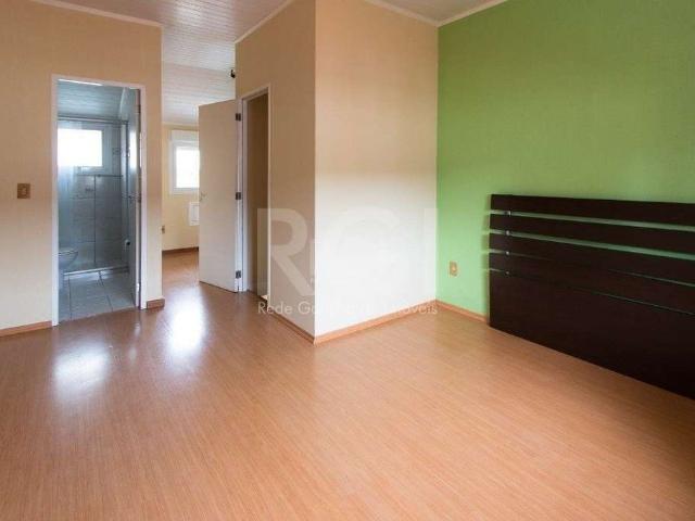 Casa / Sobrado em Condomínio para Venda em Porto Alegre/RS Camaquã 3 Quartos