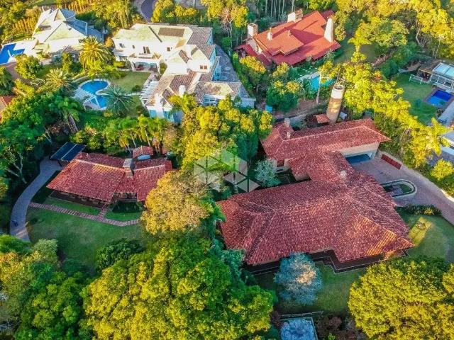 Casa / Sobrado em Condomínio para Venda em Porto Alegre/RS Cavalhada 5 Quartos