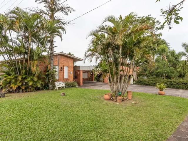 Casa / Sobrado em Condomínio para Venda em Porto Alegre/RS Cavalhada 5 Quartos